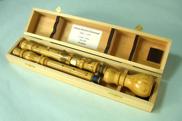 オーボエの化粧箱つくりは、立体幾何学の応用で バロック木管図書館 Woodwind